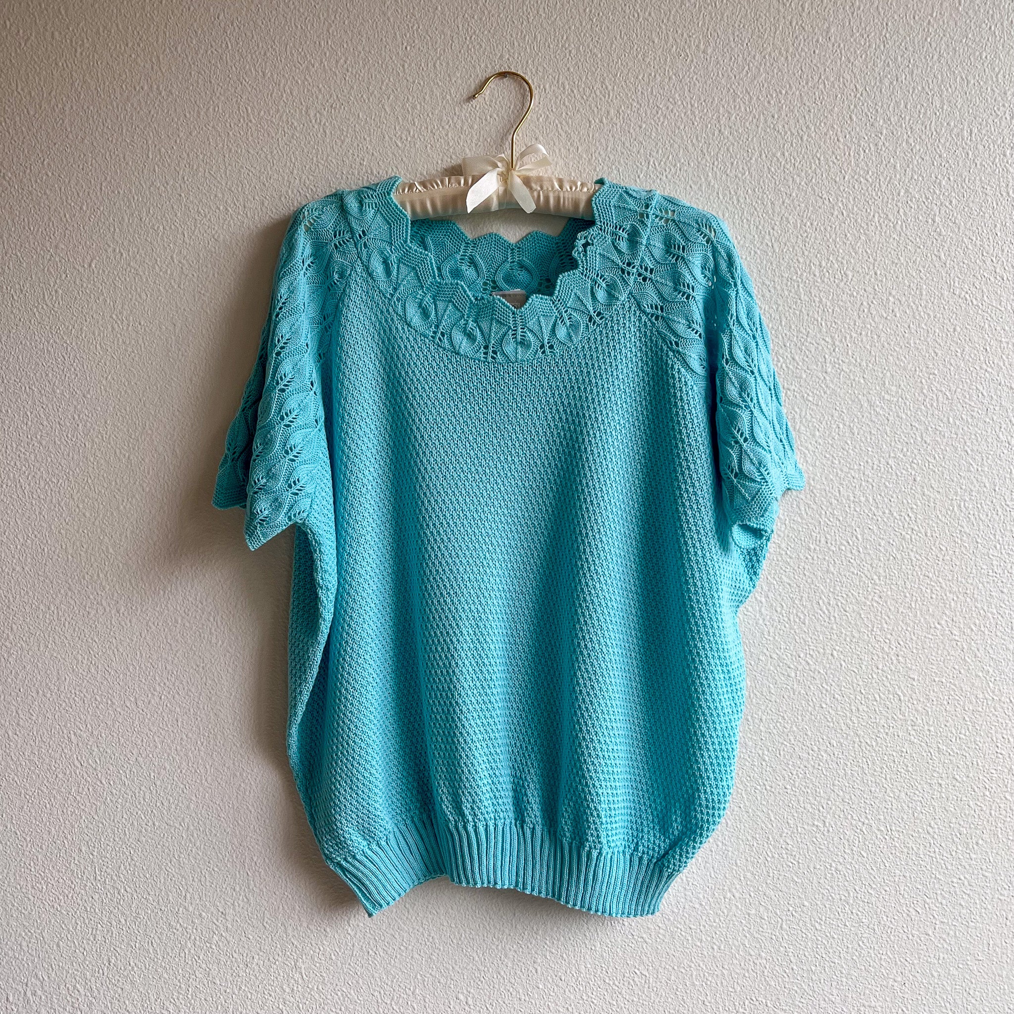 1980s Turquoise Sweater With Short Sleeves (L/XL) – Studio Gloria Vintage